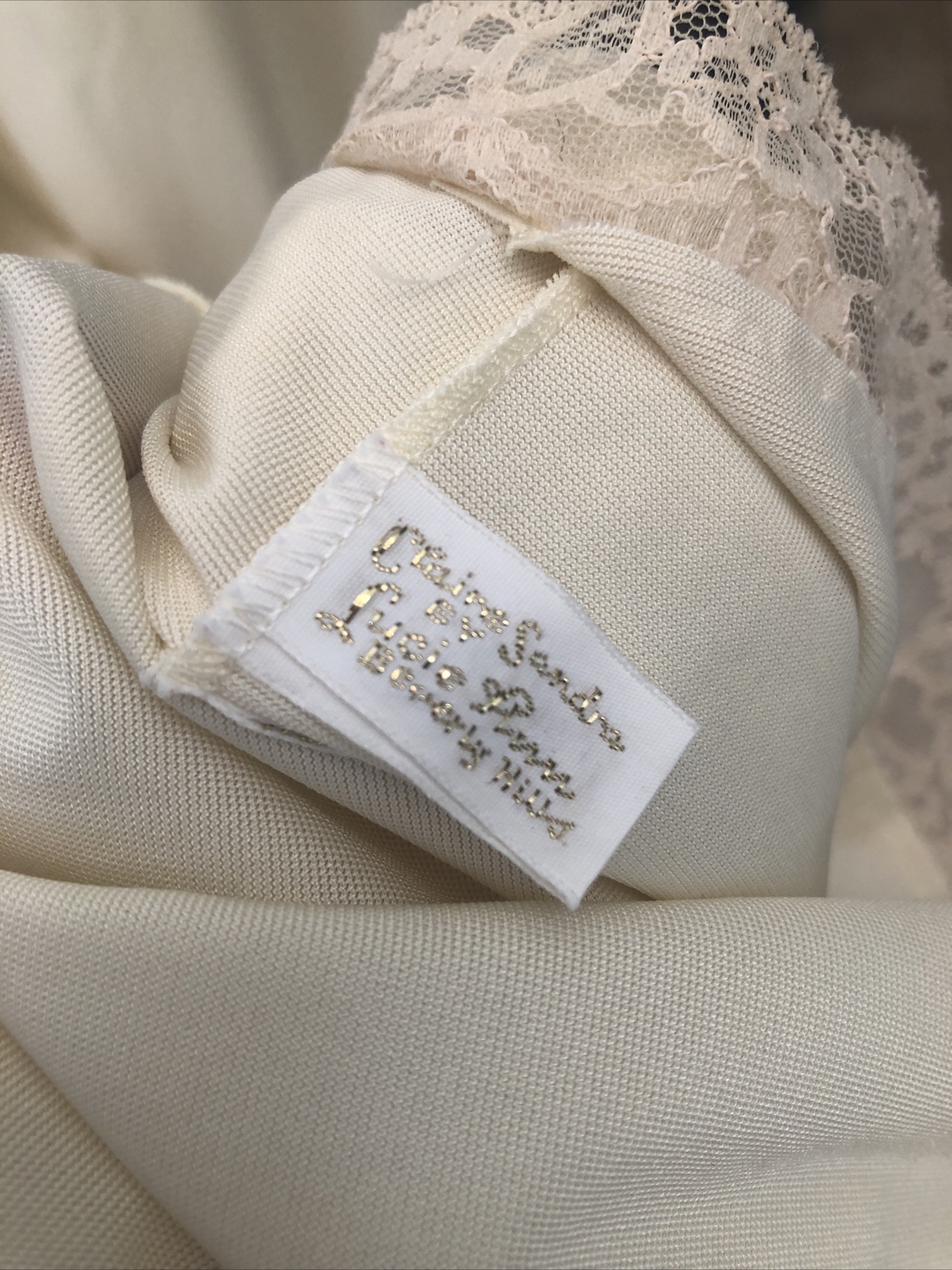 Claire Sandra by Lucie Ann 60s ivory pussy bow neck l… - Gem