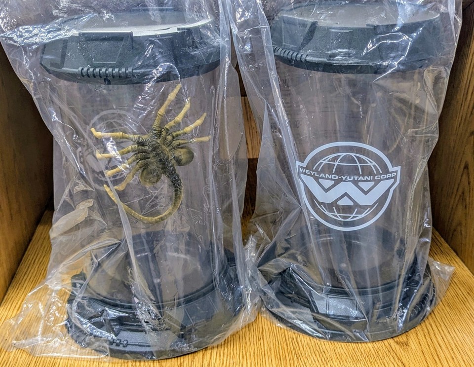 Alien Romulus LED Facehugger Specimen Container Popcorn Bucket Regal ...