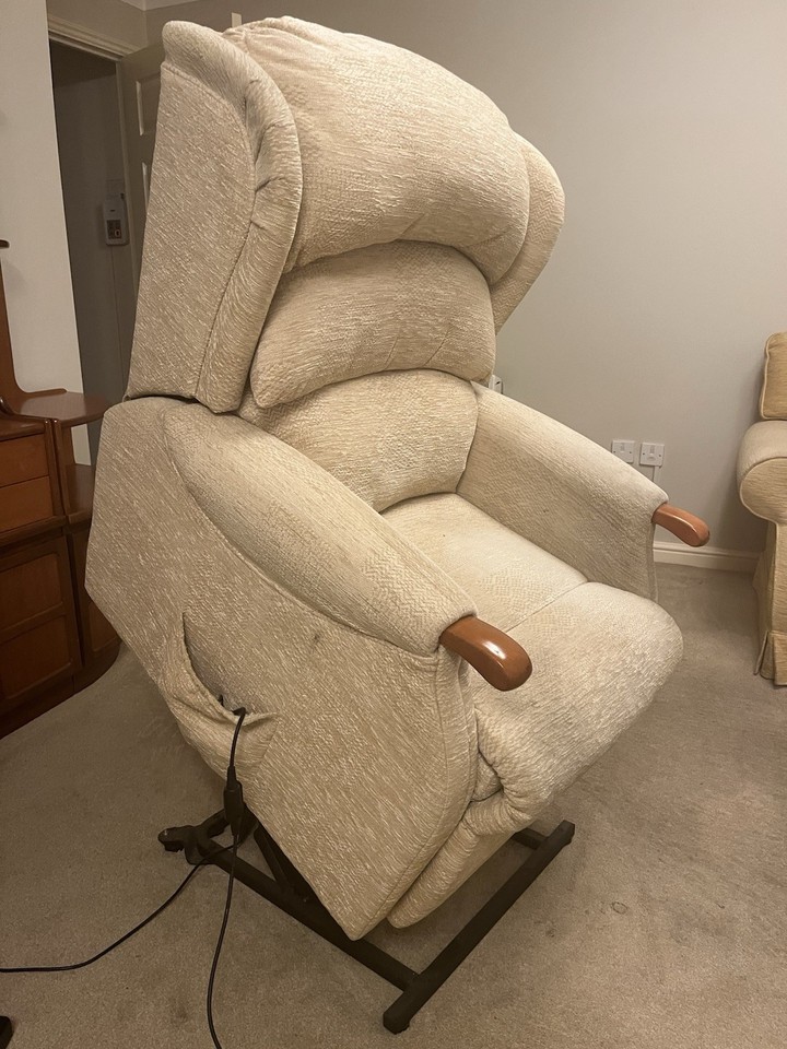 HSL Linton Petite Dual Rise & Recline Chair Patchwork Oyster B79 ...