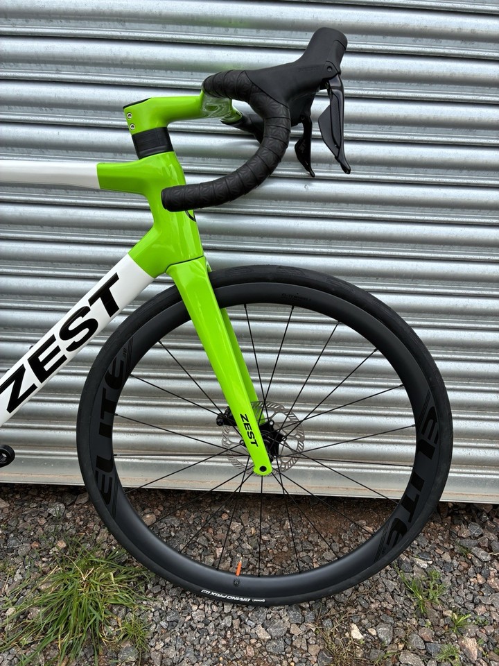 Zest One Carbon Road Bike - 105 Di2 - Elite Carbon Wheels - Integrated ...