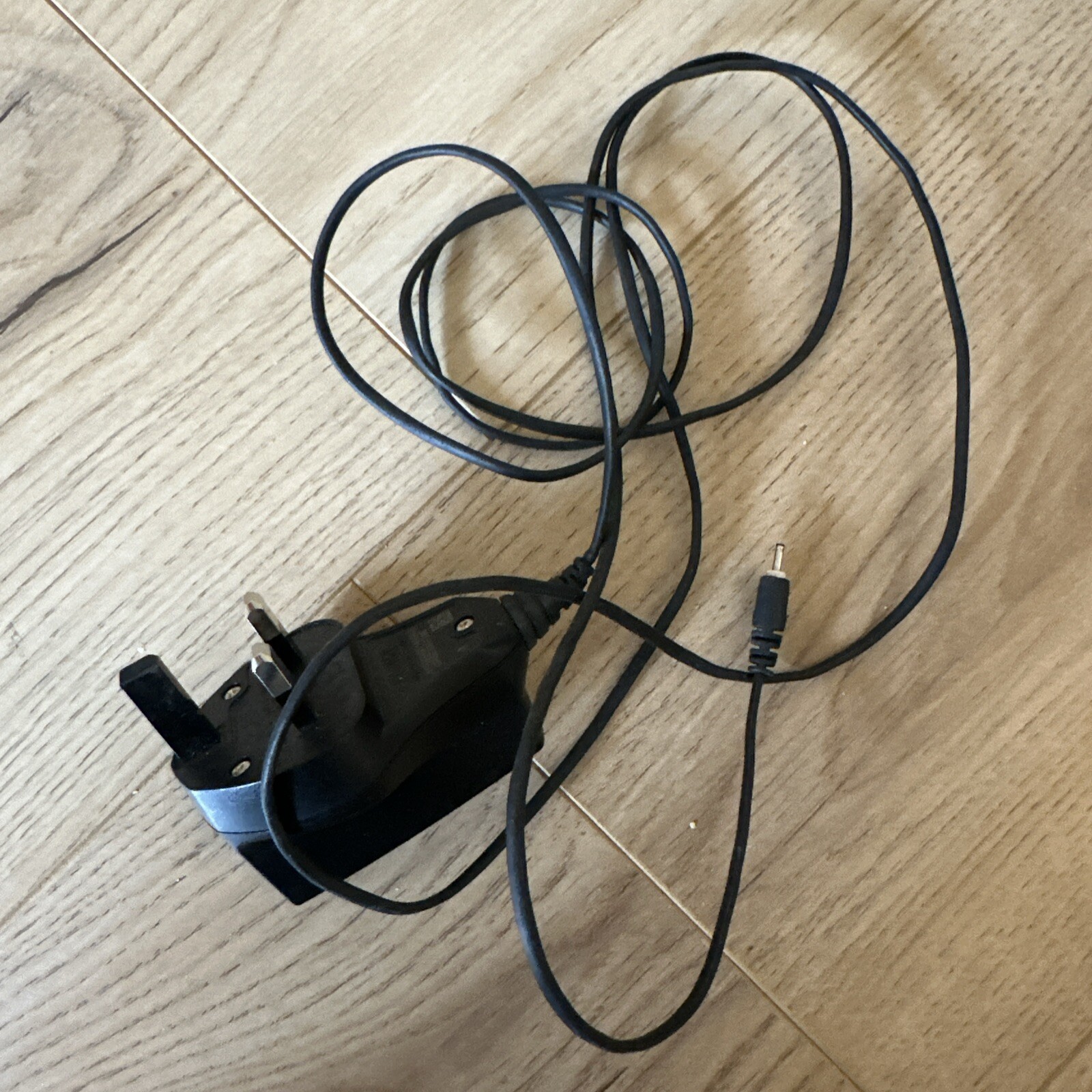 Original Genuine Nokia AC-8X UK Wall Charger 2mm Pin 2220 3600 5130 ...