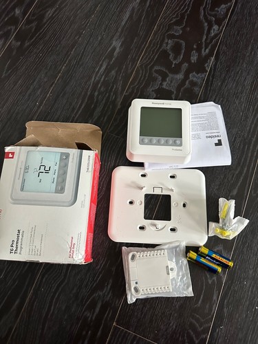 Honeywell ProSeries Thermostat (TH6320U2008) | eBay