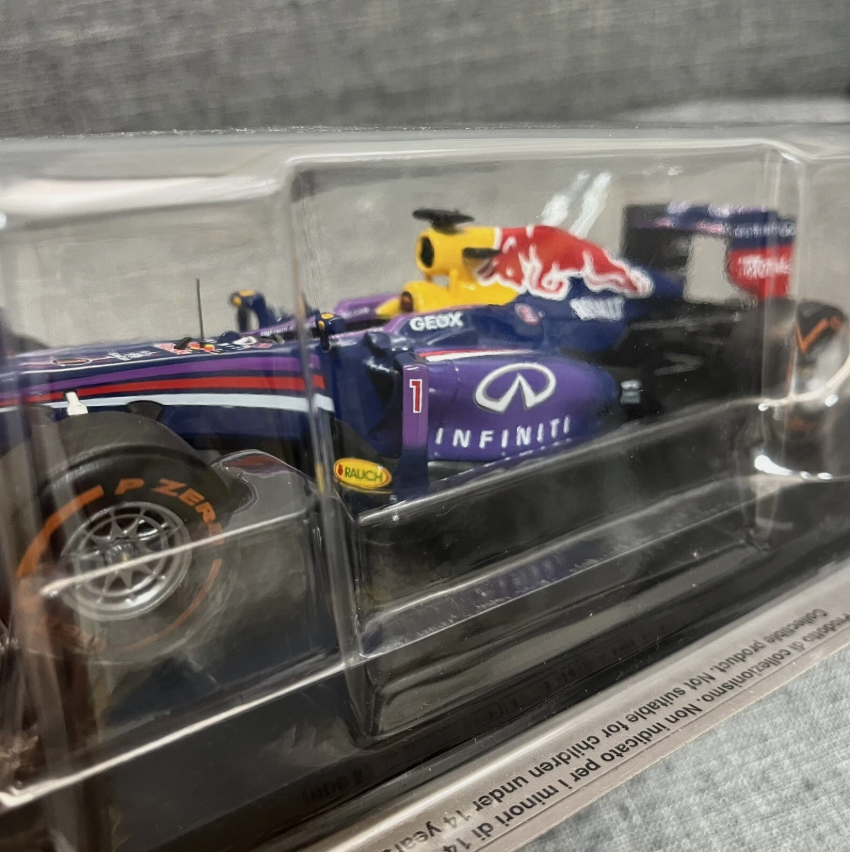 DeAGOSTINI 1/24 F1 Red Bull Racing RB9 Sebastian Vettel - Brand New ...