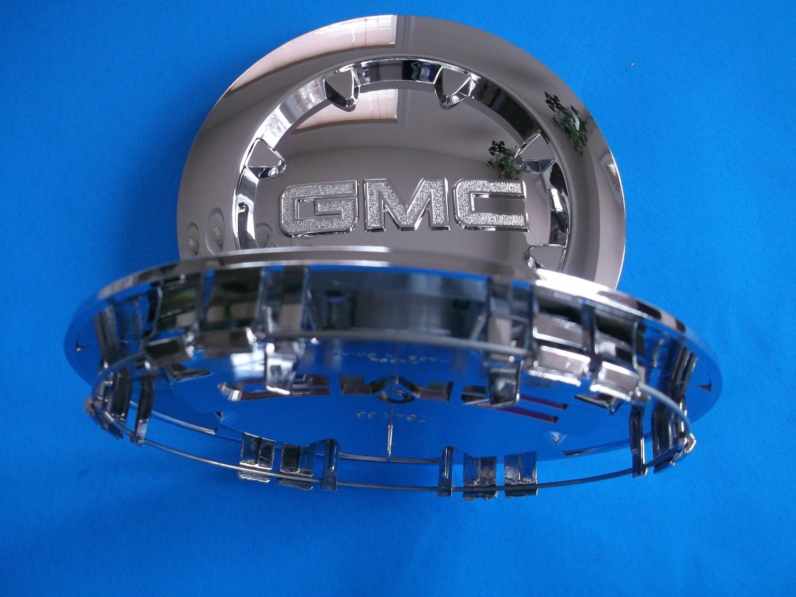 4 New GMC Sierra 1500 Denali Yukon XL 1500 CHROME 8 spoke wheel Center ...