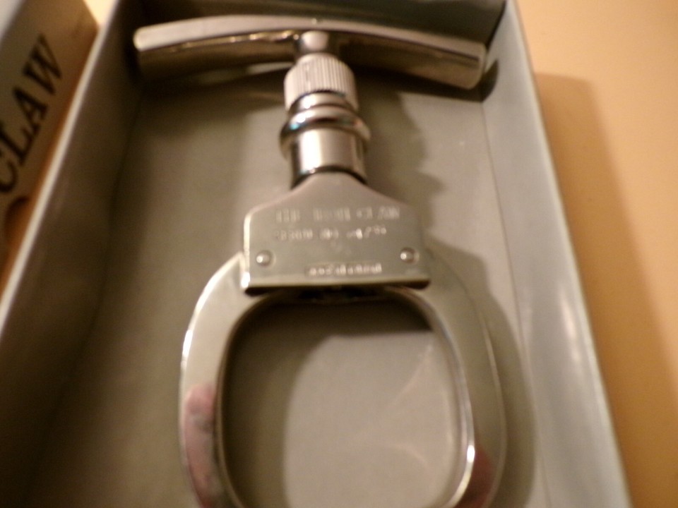 #01755 ARGUS MFG *The Iron Claw* Hand Cuff Restraint Clip w/Box | eBay