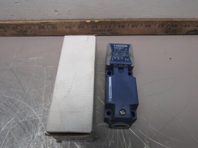 TELEMECANIQUE INDUCTIVE SENSOR XS8C4A1DPG13 12-48V 1.5-100mA NEW IN BOX ...