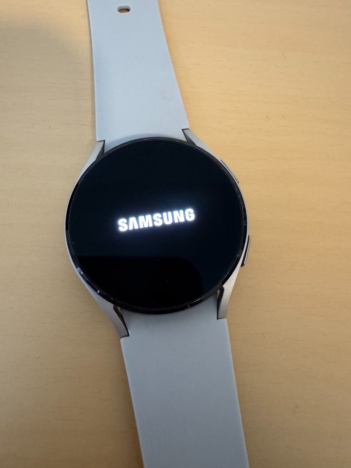 Samsung Galaxy Watch 4 40mm GPS + WiFi + Bluetooth R860 Smart Watch ...