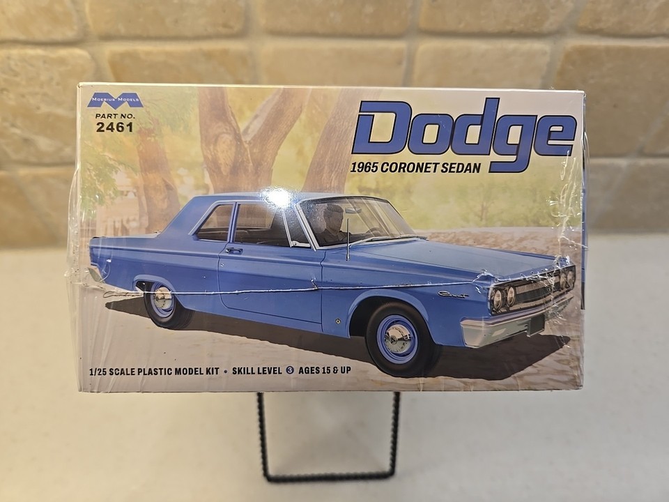 Moebius, 1965 Dodge Coronet Sedan, 1:25 Scale, Kit #2461 !!Factory ...