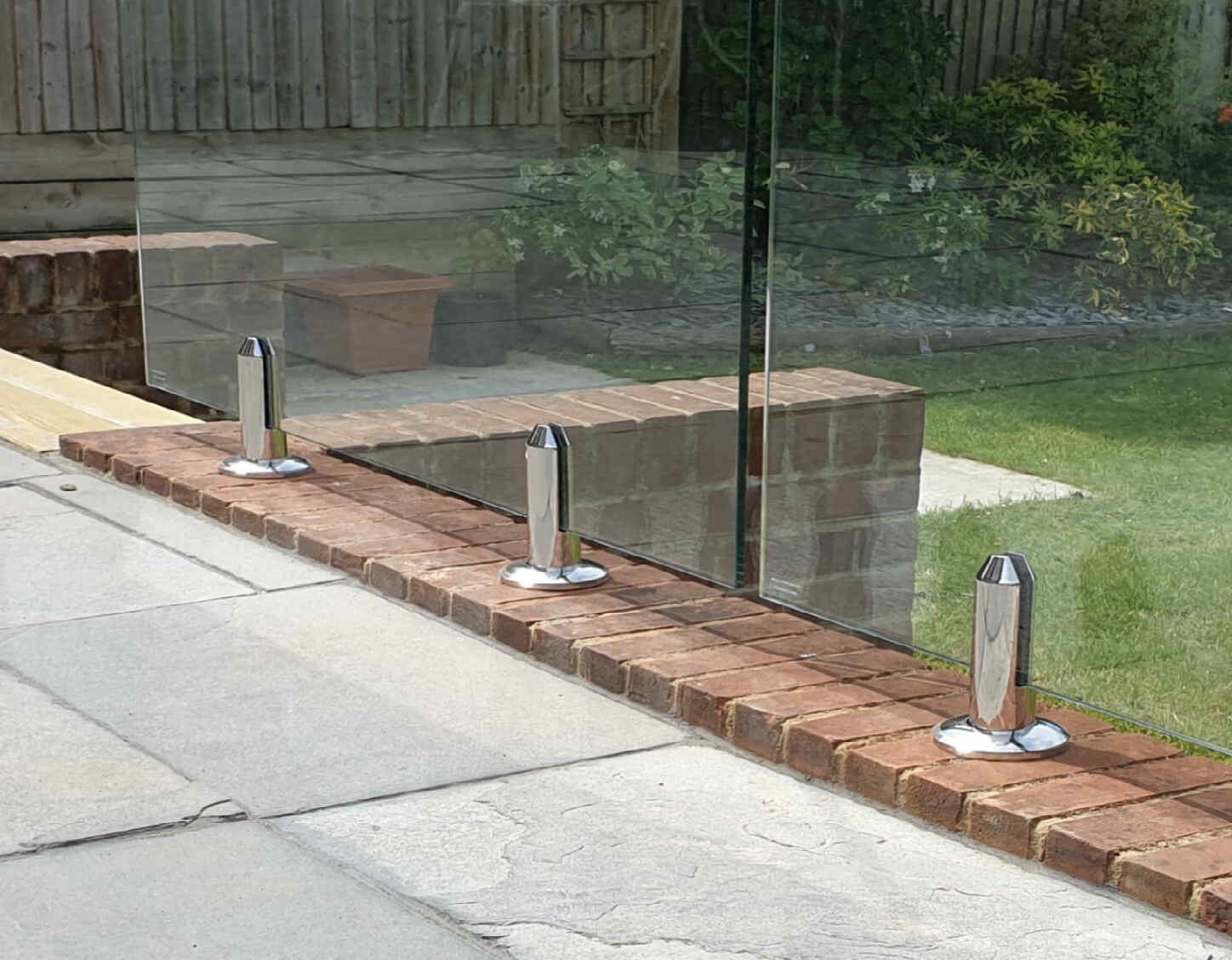 Quick & Elegant 10mm Toughened Glass Balustrade for Patio Decking Ponds ...