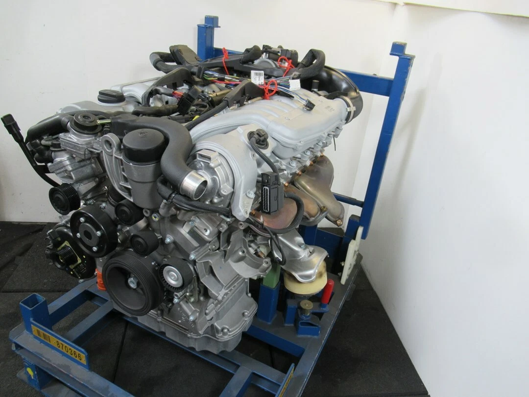 Mercedes V12 Engine