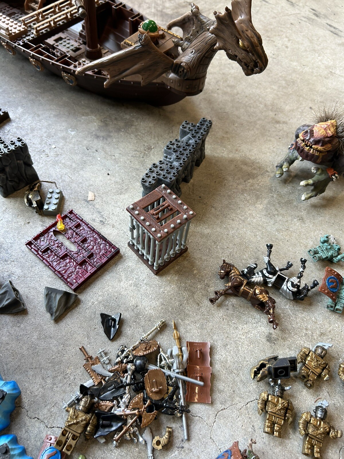 Huge Lot of Mega Bloks Dragons Pirates Krystal Wars Castle Ship Weapons ...