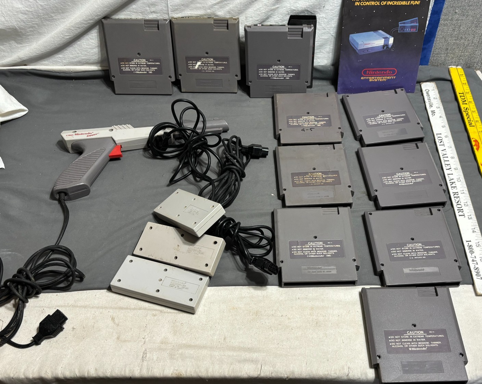 NES Nintendo Original LIGHT GUN Controllers 10 GAMES Bundle Lot JACKEL ...