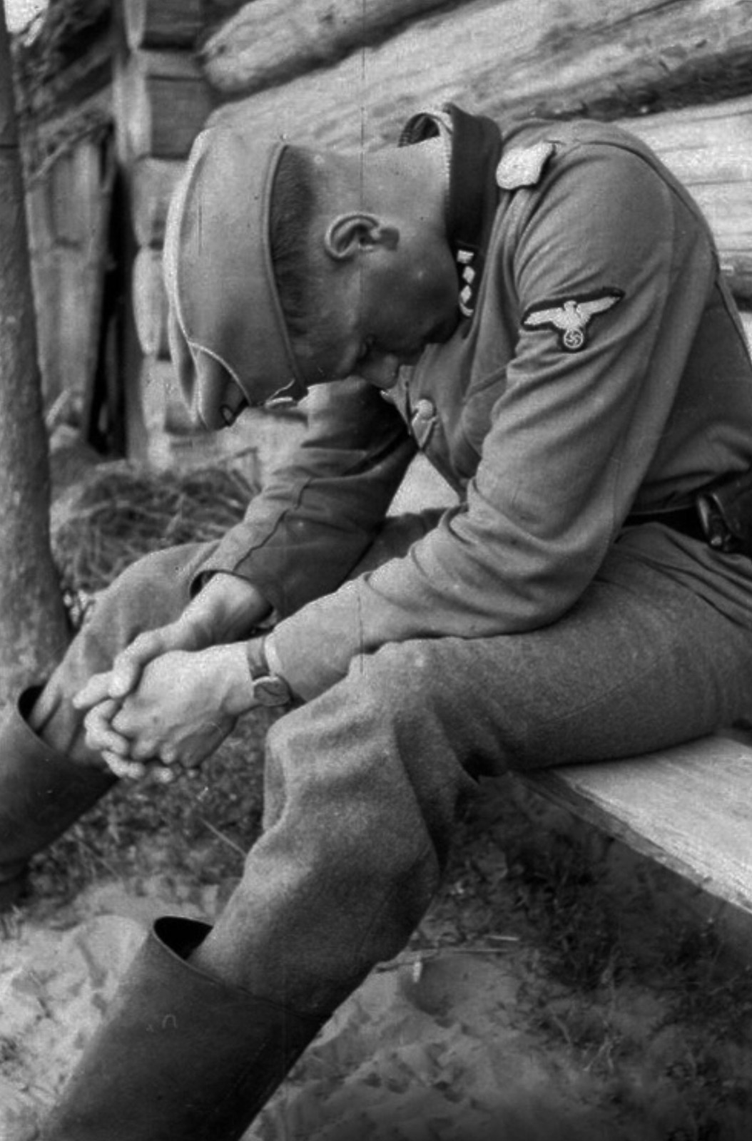 WW2 Photo WWII Tired German Soldier Resting World War Two Wehrmacht ...