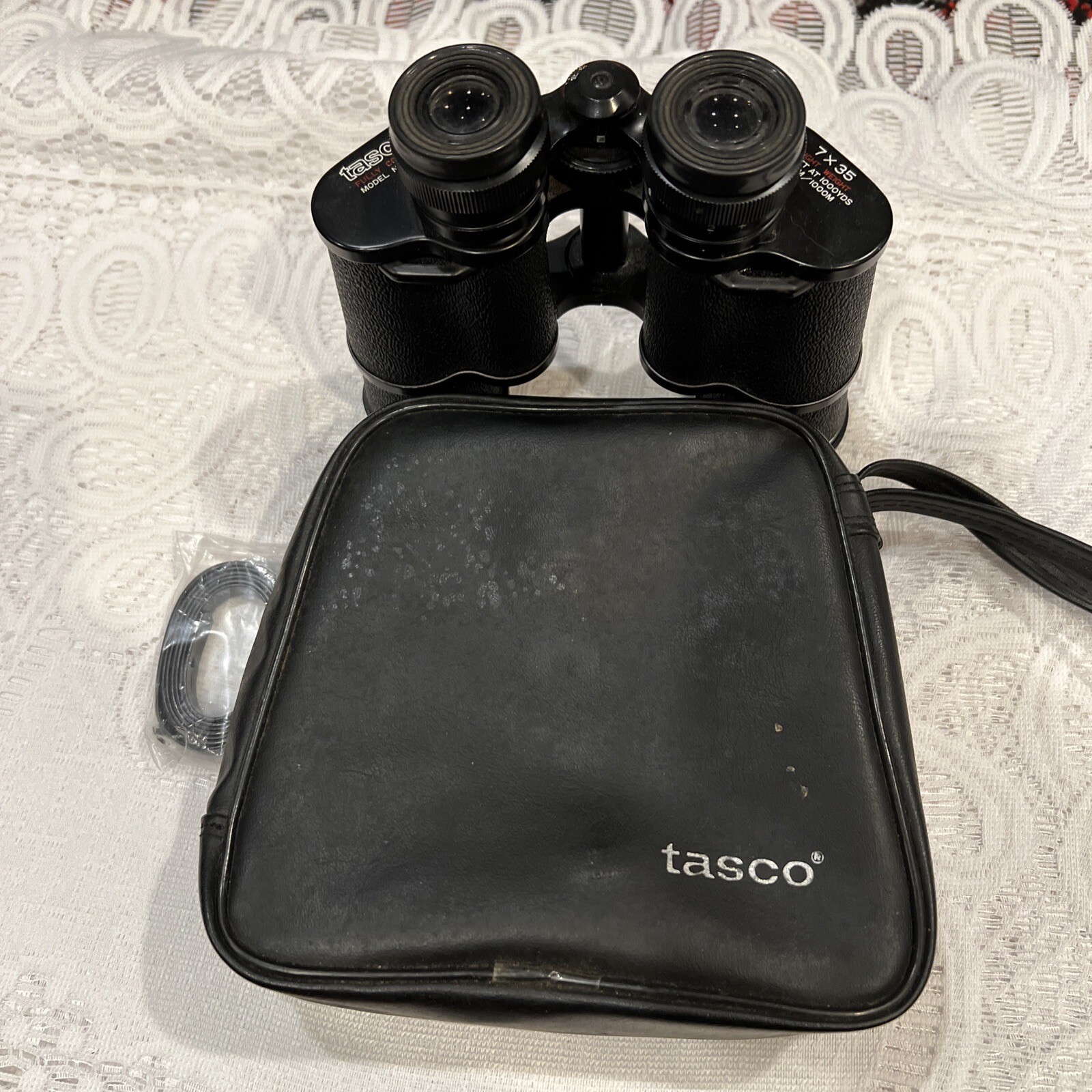 Binoculars Model No. 304 Tasco 7 x 35 light weight 393 feet at 1000 yds ...