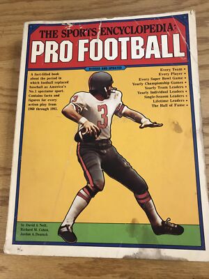 THE SPORTS ENCYCLOPEDIA-PRO FOOTBALL 1982 | eBay