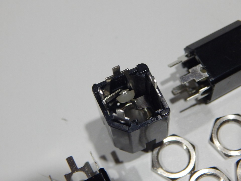 SWITCHCRAFT N113PC 1/4" Audio Phono Jack HI-D-JAX LOT OF 5 JACKS - FAST ...