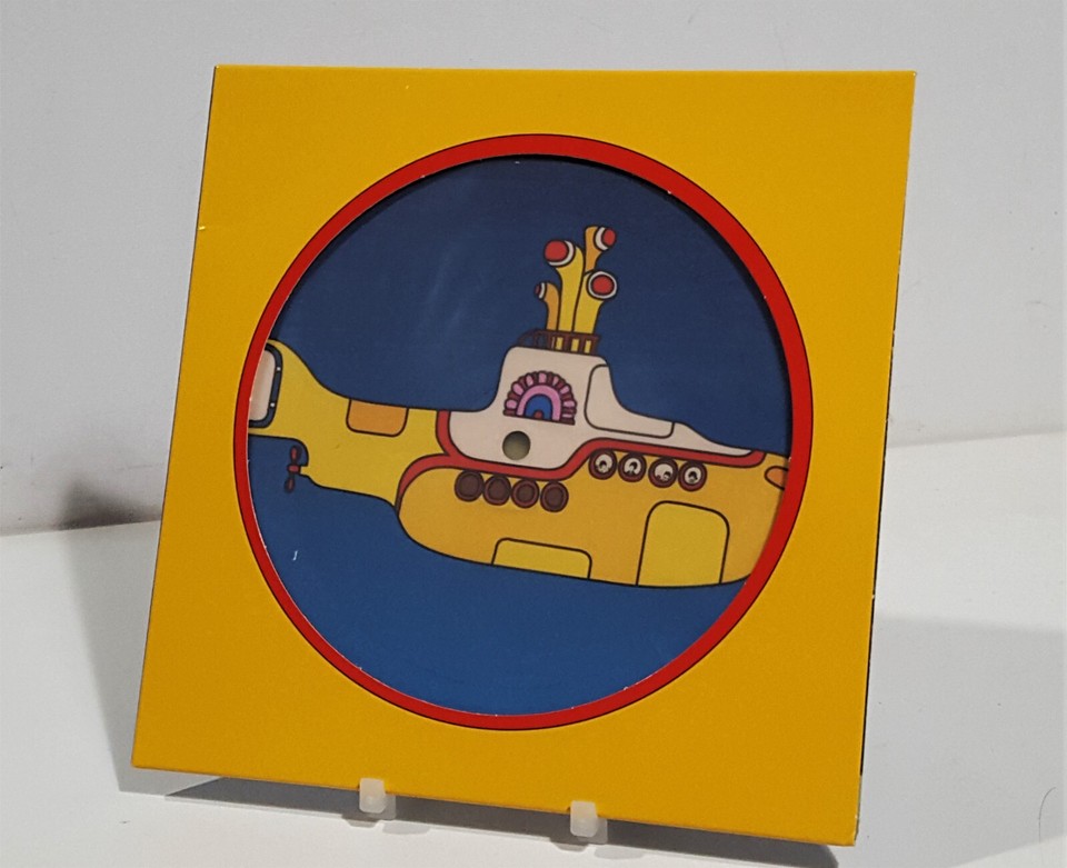 THE BEATLES- YELLOW SUBMARINER PICTUR DISC 7" LTD & BOOK HARDCOVER ...