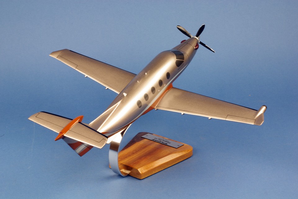 Pilatus PC-12 House Color Desk Top Display Private Plane 1/40 Model AV ...