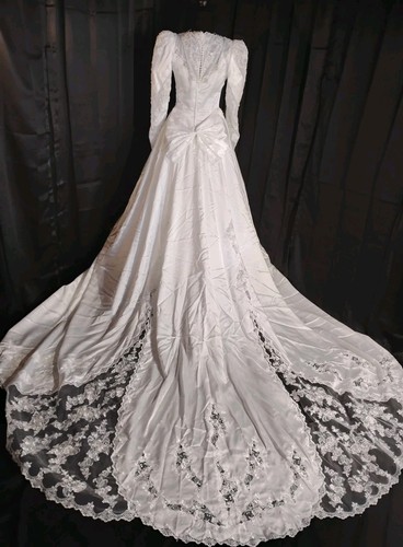 alfred angelo wedding dress sZ M Bustle Lace Train Puff Sleeves Classic ...