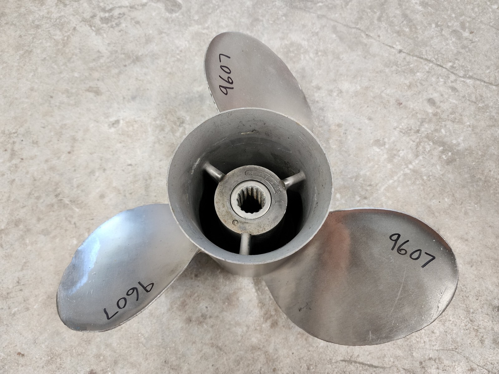 13 1/2" X 21P MERCURY STAINLESS STEEL PROPELLER, 4.75" GEARCASE, P9607 ...
