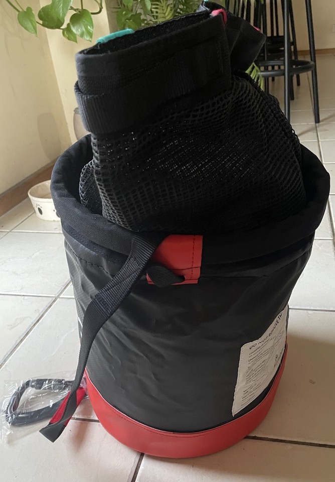 GRIPPS Bull Bag With Dual-Action Carabiner - 113kg / 249 LB Never Been ...