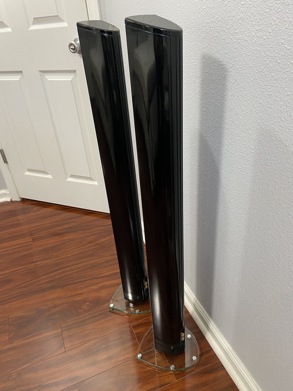 Definitive Technology Mythos Five Floor Standing Speakers w/ Glass Base ...