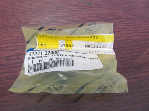 Sealed! Genuine OEM Hyundai 4147132000 Clutch Release Arm Bushing Free ...