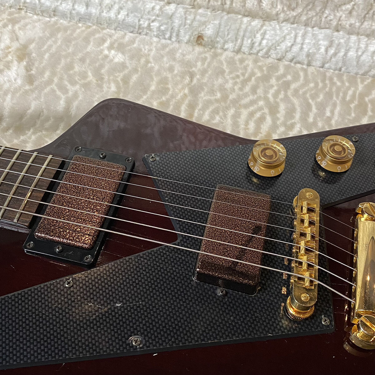 Gibson Explorer Reverse