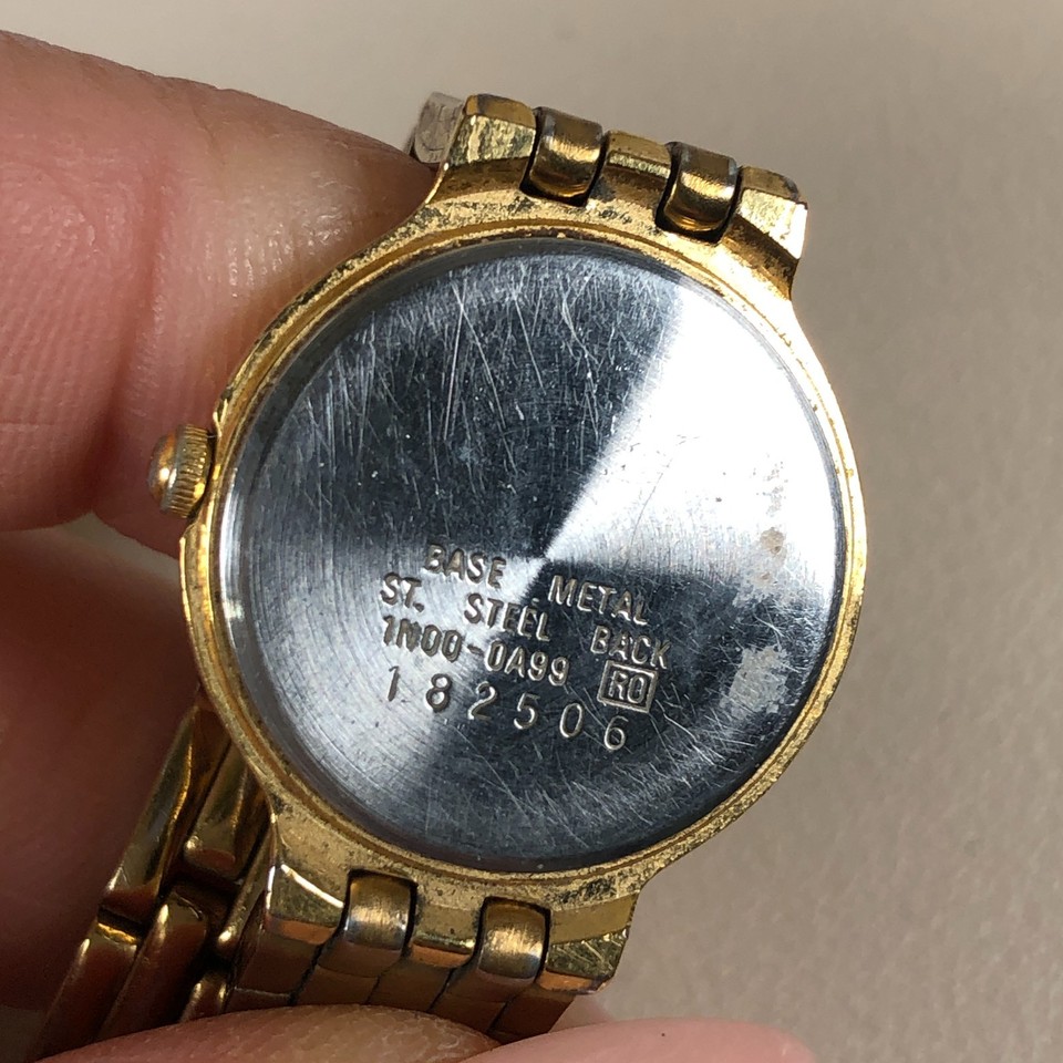 Vintage Seiko Women 1N00-0A99 Fashion Round Gold Tone Quartz 22mm Watch ...