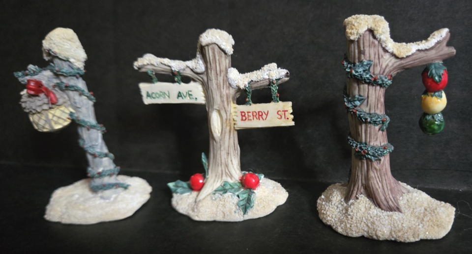 3 Charming Tails SILVESTRI Figurines - Acorn Ave Berry St Sign ...