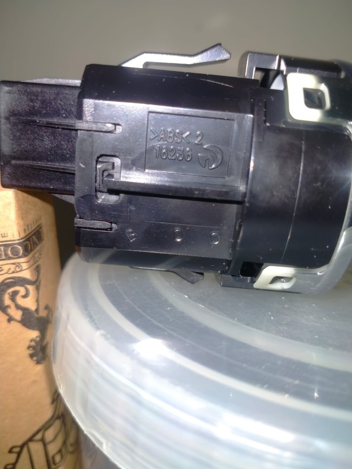 2013-2020 Mitsubishi Outlander ASX RVR IGNITION START STOP BUTTON ...