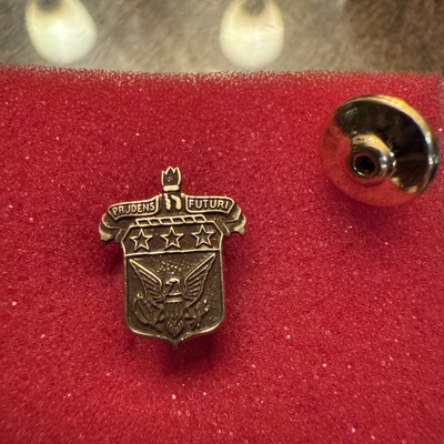 Us Army War College Pin - Prudens Futuri | eBay