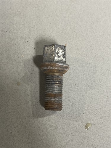 VW/Audi OEM Wheel Lug Bolt Beetle Jetta Golf Passat OEM WHT002437 ...