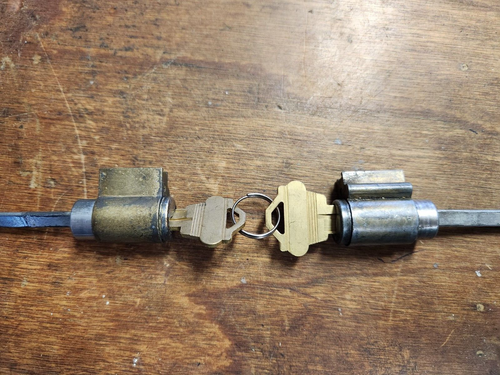 Weslock - 2 lock cylinders keyed alike with keys - for interconnected ...
