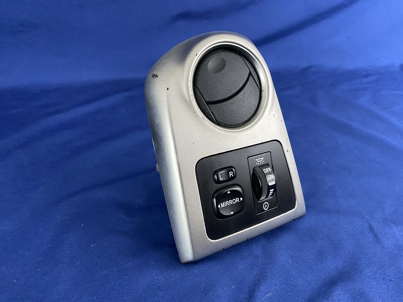 2004 Vibe Left Driver Side Air Vent Door Mirror Control Switch Dimmer ...