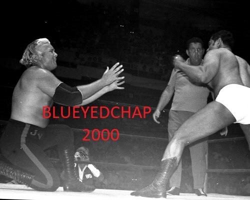 JIMMY VALIANT VS VICTOR RIVERA WRESTLER 8 X 10 WRESTLING PHOTO WWWF NWA ...