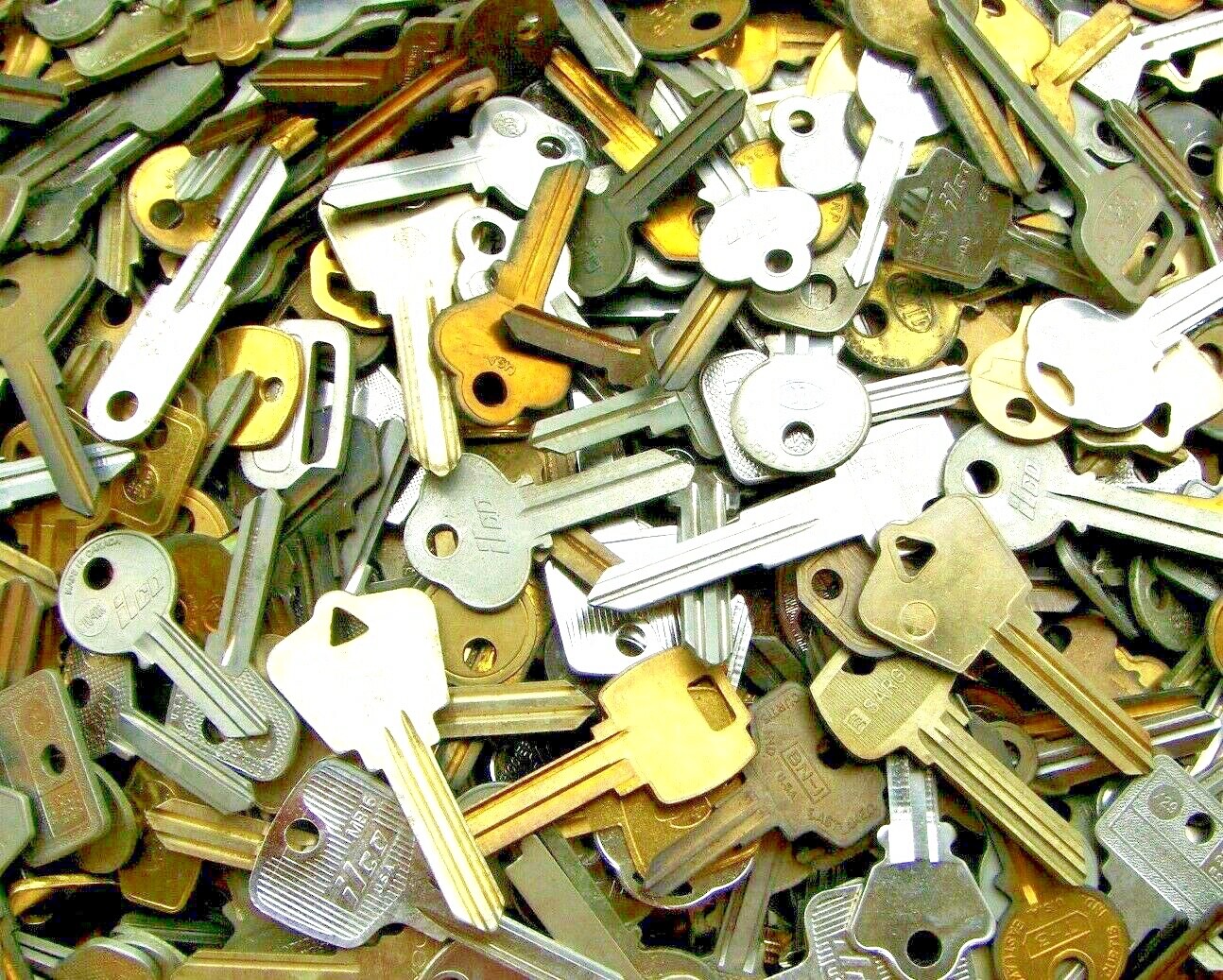 Lot of Key BLANKS 3 lbs ++ HOUSE,CARS,etc. OLD,VINTAGE Locksmith ...