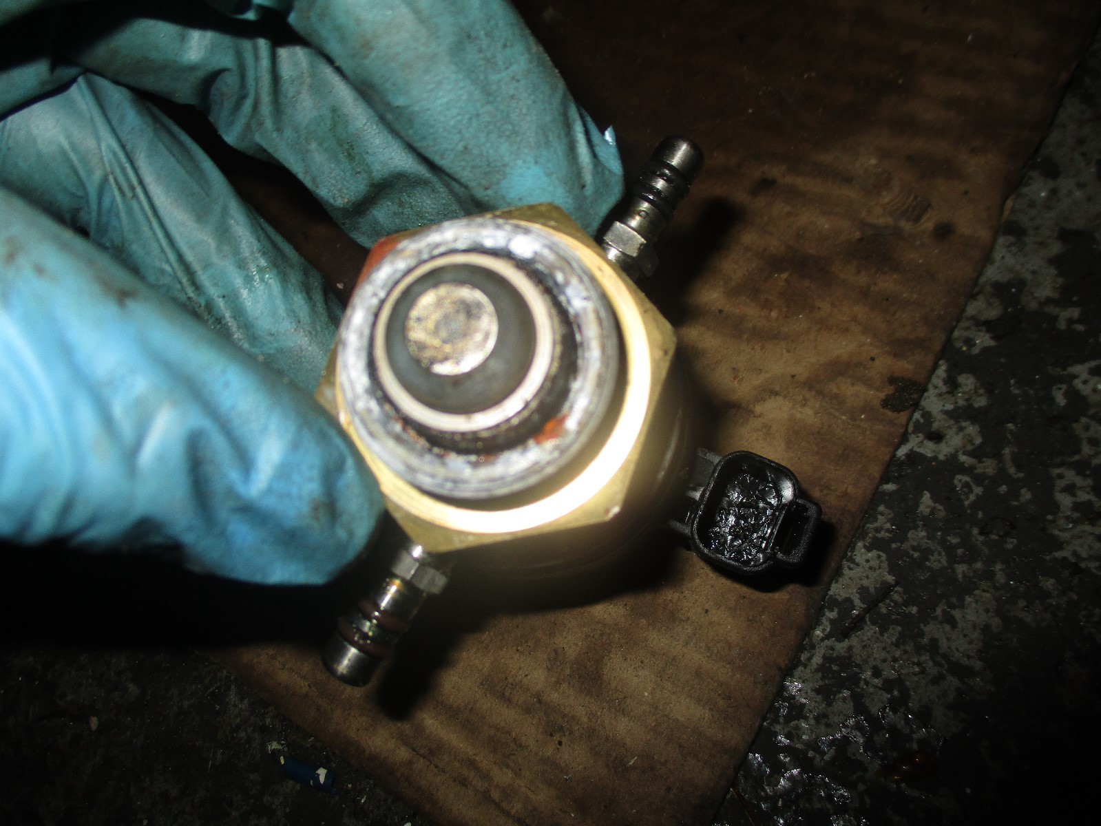 1998 Evinrude Ficht 175hp outboard fuel injector 439127 | eBay