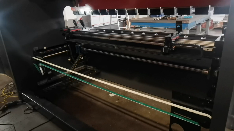 New CARTER 4000mm x 200ton 8 Axis CNC Press Brake Y1Y2,X,R,Z1Z2,P,ADS ...