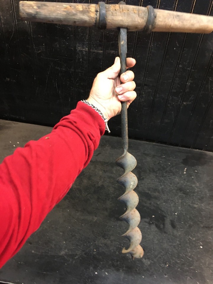 Antique T-Handle Wood Auger Hand Drill From The 1800s LG 2.IN 19IN DEEP ...
