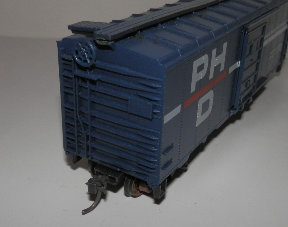 HO Scale 40' PHD 1126 St Clair Blue Water Route Box Car w/ Weathered ...