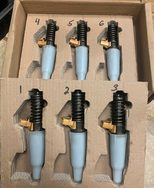 Genuine VOLVO Mack Mp7 Fuel Injector Set 85143384 Contains 6- 85013718 ...