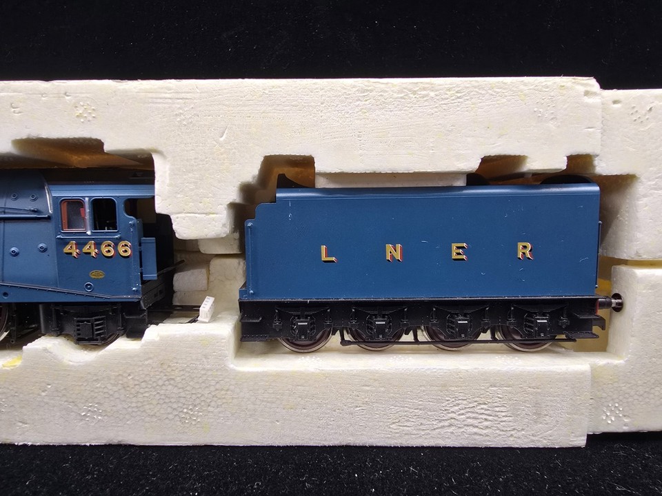 HORNBY R2805XS LNER CLASS A4 HERRING GULL 4466 DCC SOUND CONDITION ...