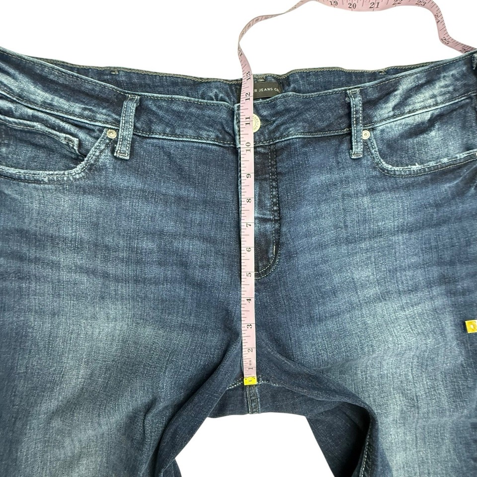 Silver Elyse Slim Boot Cut Jeans Women 20W Blue Factory Distressed ...