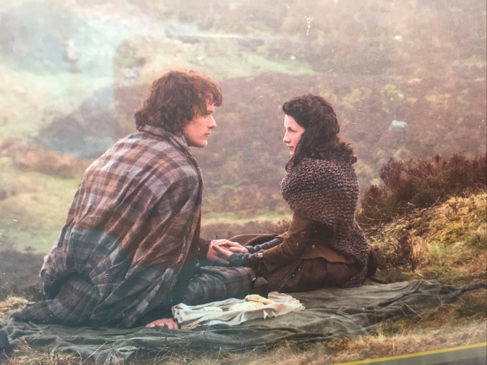 NEW Outlander Jigsaw Puzzle Claire and Jamie On Hilltop 1000 Pieces 20 ...