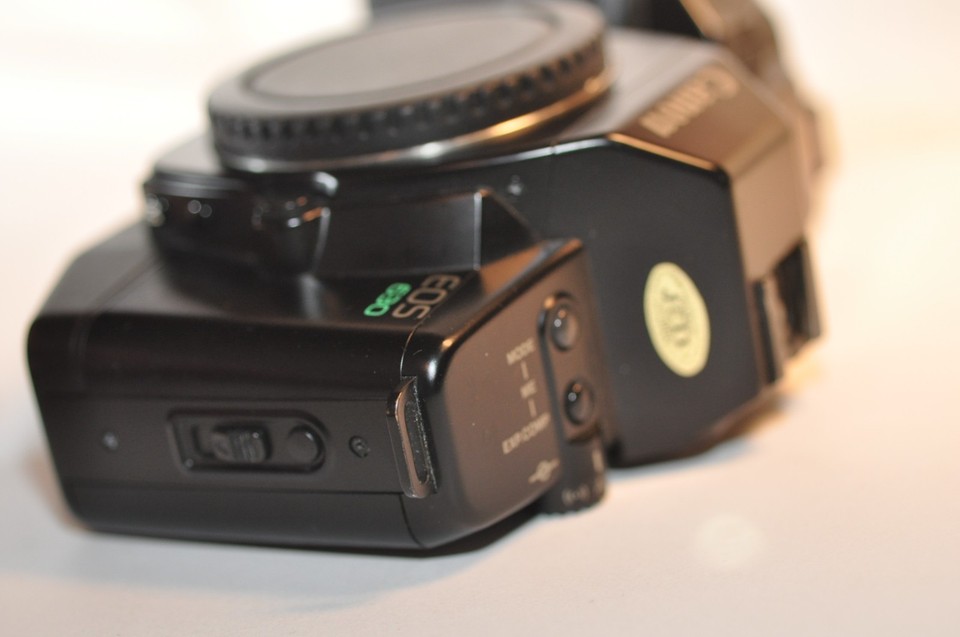 Canon EOS 630 35mm FILM SLR Analog camera body GR-30 Grip NOT WORKING ...