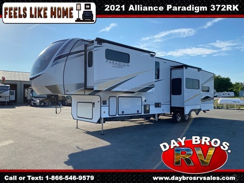 21 Alliance RV Paradigm 372RK Luxury Fifth Wheel Towable Camper Rear ...