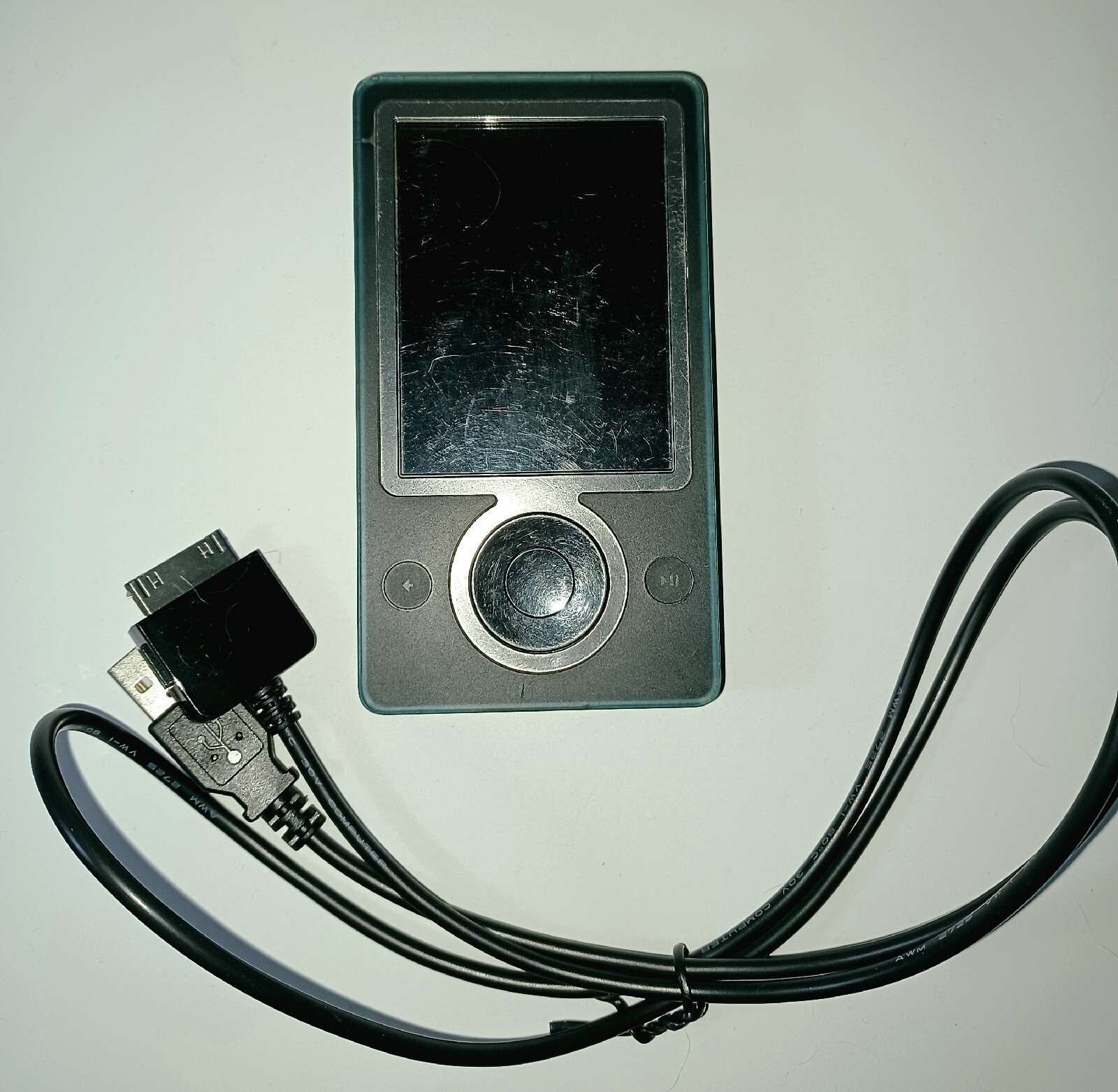 Microsoft Zune Portable Digital Media Player Model 1089 30GB (Black ...