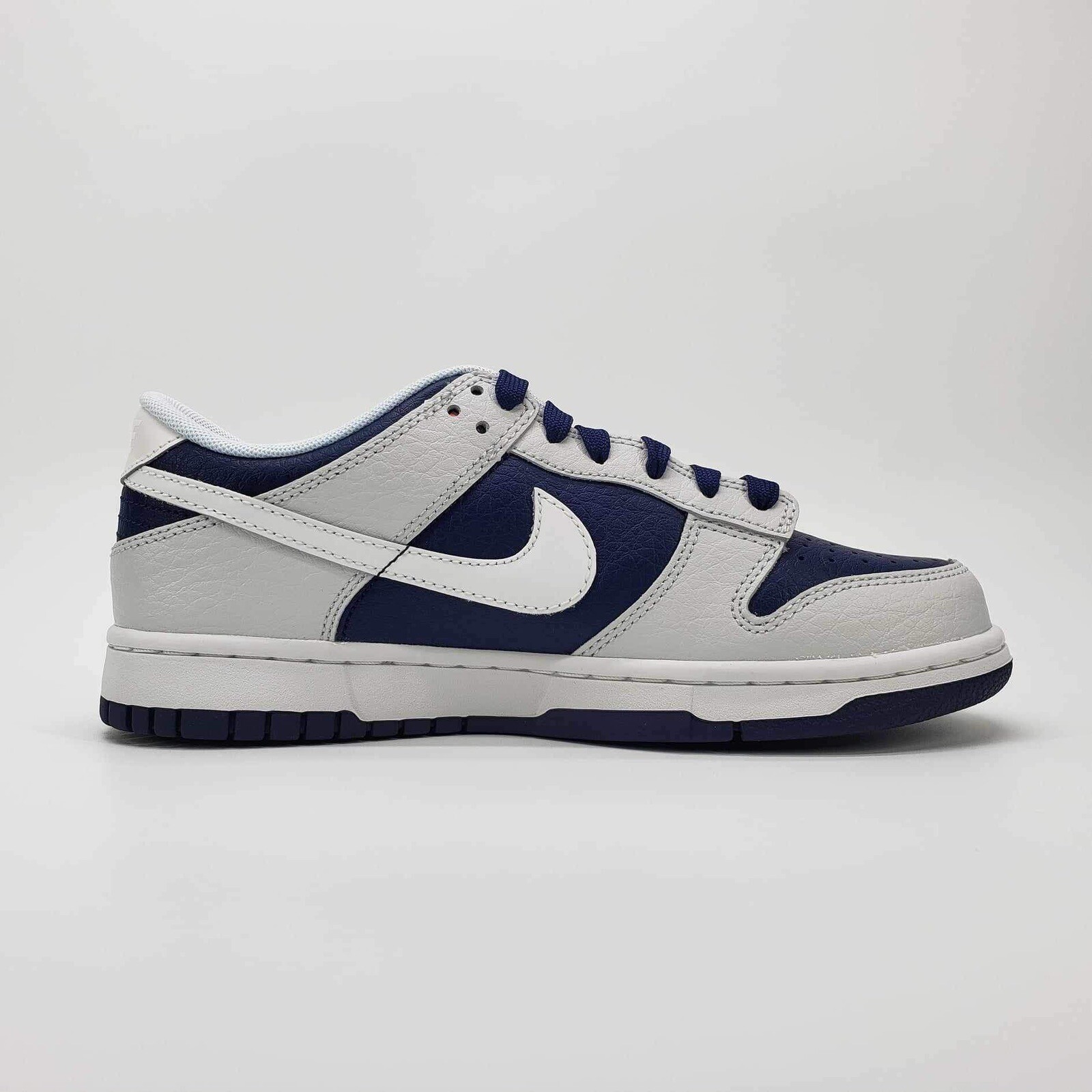 Nike Dunk Low GS UV Reactive Photon Dust Midnight Navy Size 6Y FN6968 ...