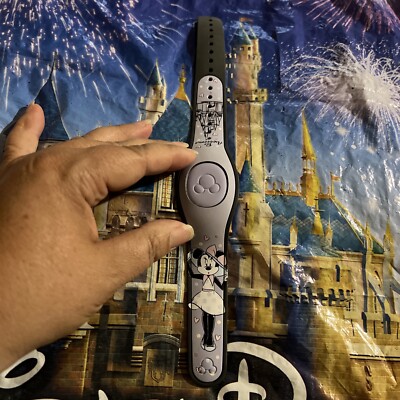 Walt Disney World Minnie Be Aweson Lilac Magic Band (105) | eBay
